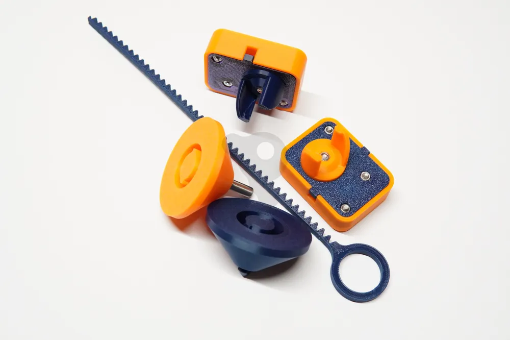 BattleSpinner & Launcher! Spinning top - Free 3D Print Model - MakerWorld