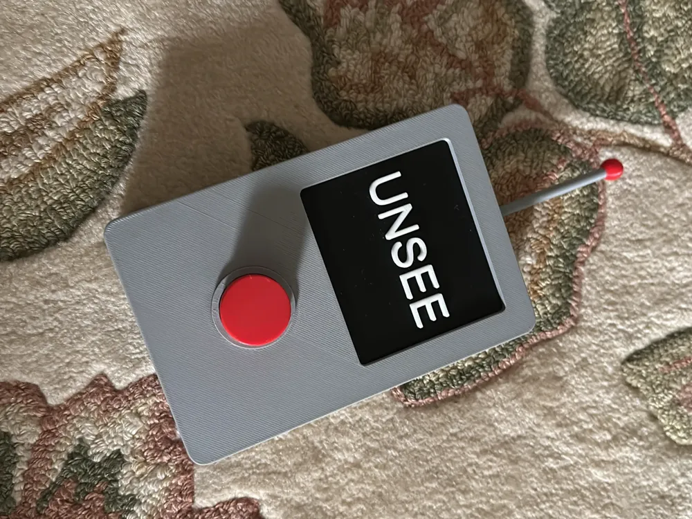 Unsee Remote Button by user_3716499488 MakerWorld: Download Free 3D Models