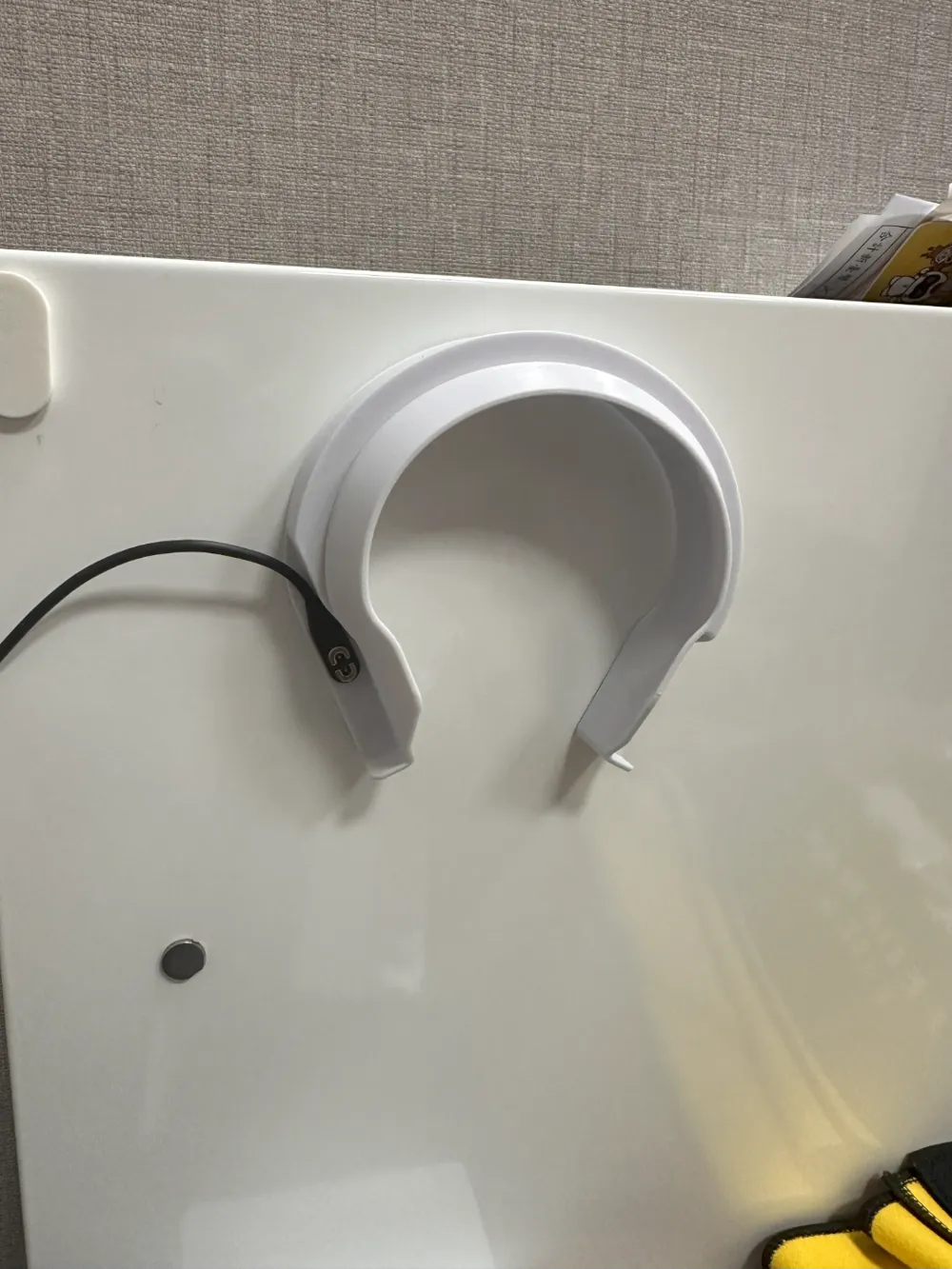 SHOKZ (OPENRUN) Charging stand - Free 3D Print Model - MakerWorld