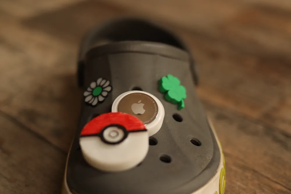 Airtag Pokéball Charm: Crocs Charm & AirTag Holder by Athem MakerWorld ...