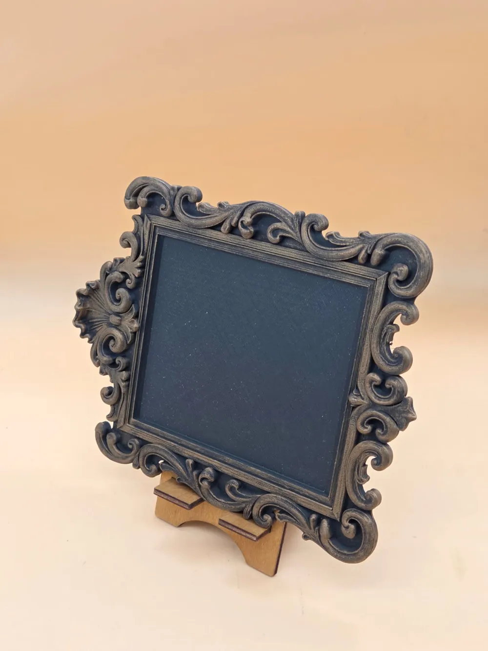 Ornate Picture Frame – Baroque Design - Free 3D Print Model - MakerWorld