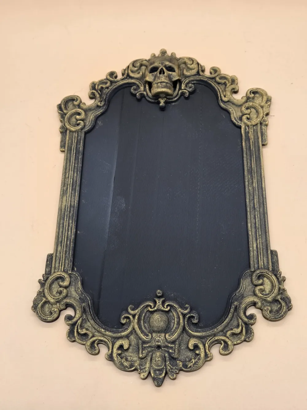 Gothic Skull Frame – Detailed Wall Frame - Free 3D Print Model - MakerWorld