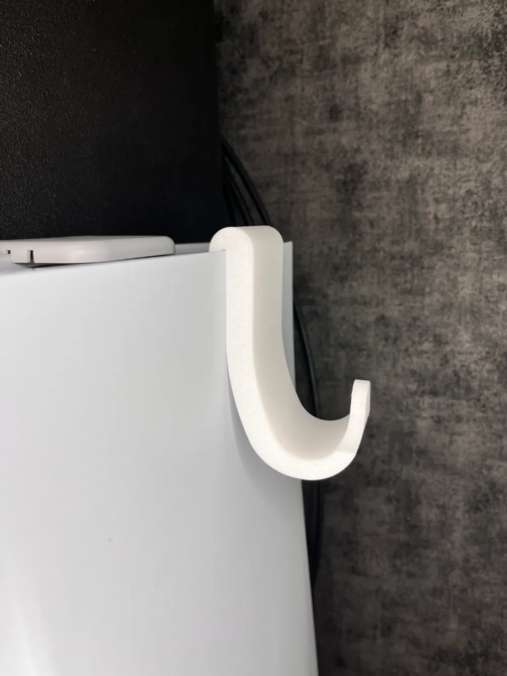 PS5 controller side mount holder for console by René - MakerWorld