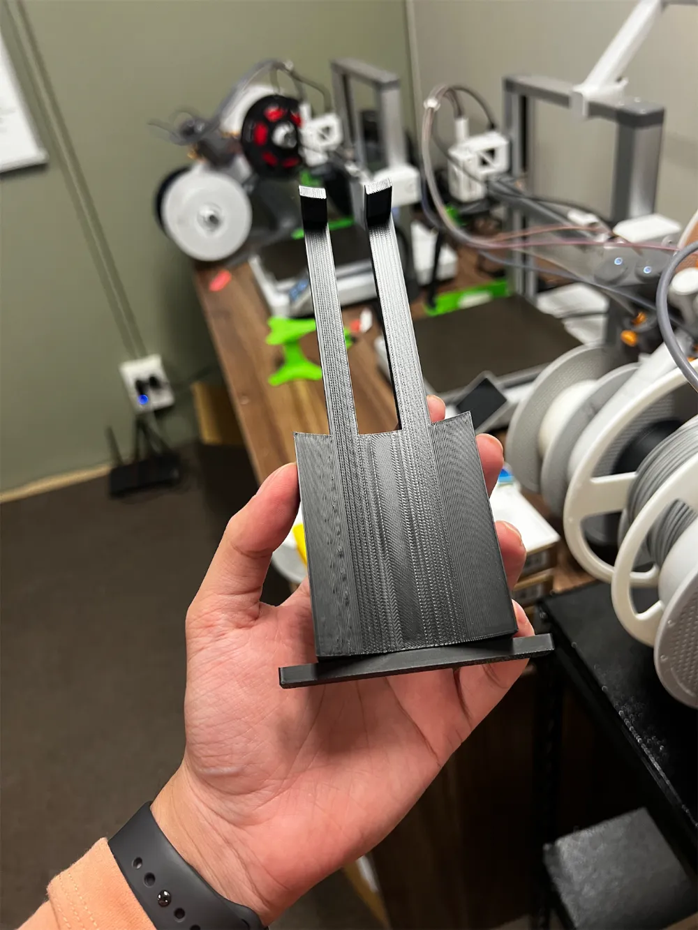 Razer Nommo - Monitor Mount Remixed by Roninimous - MakerWorld