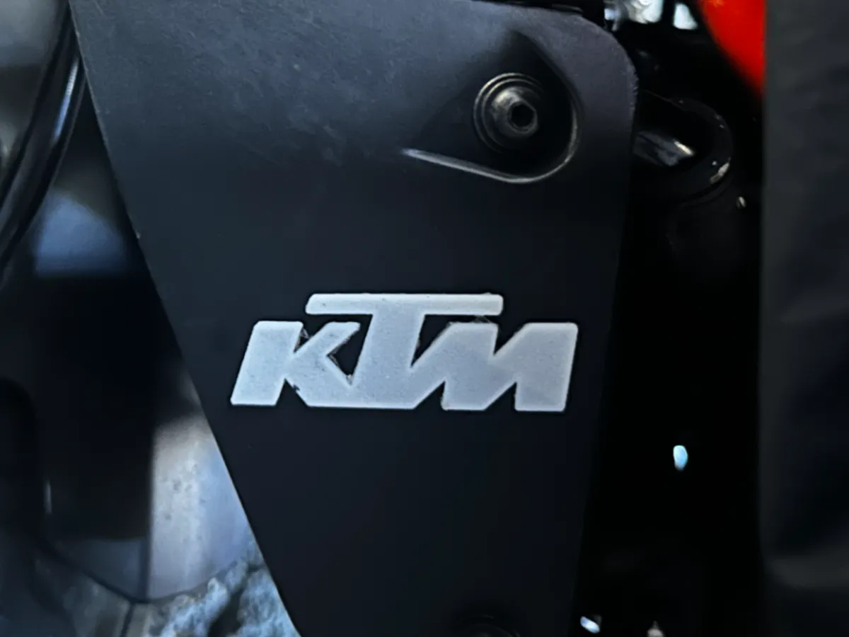 KTM Duke 125/250/390 - Seitenlogo – Kostenloses 3D-Druckmodell – MakerWorld