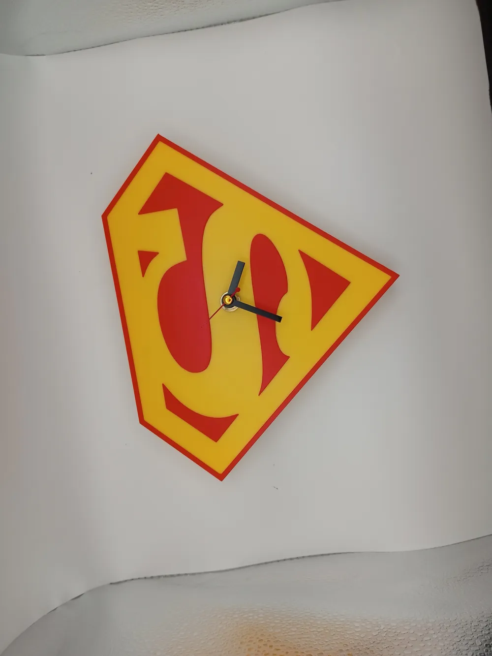 Superman Logo Clock - Complete - NO AMS - Free 3D Print Model - MakerWorld