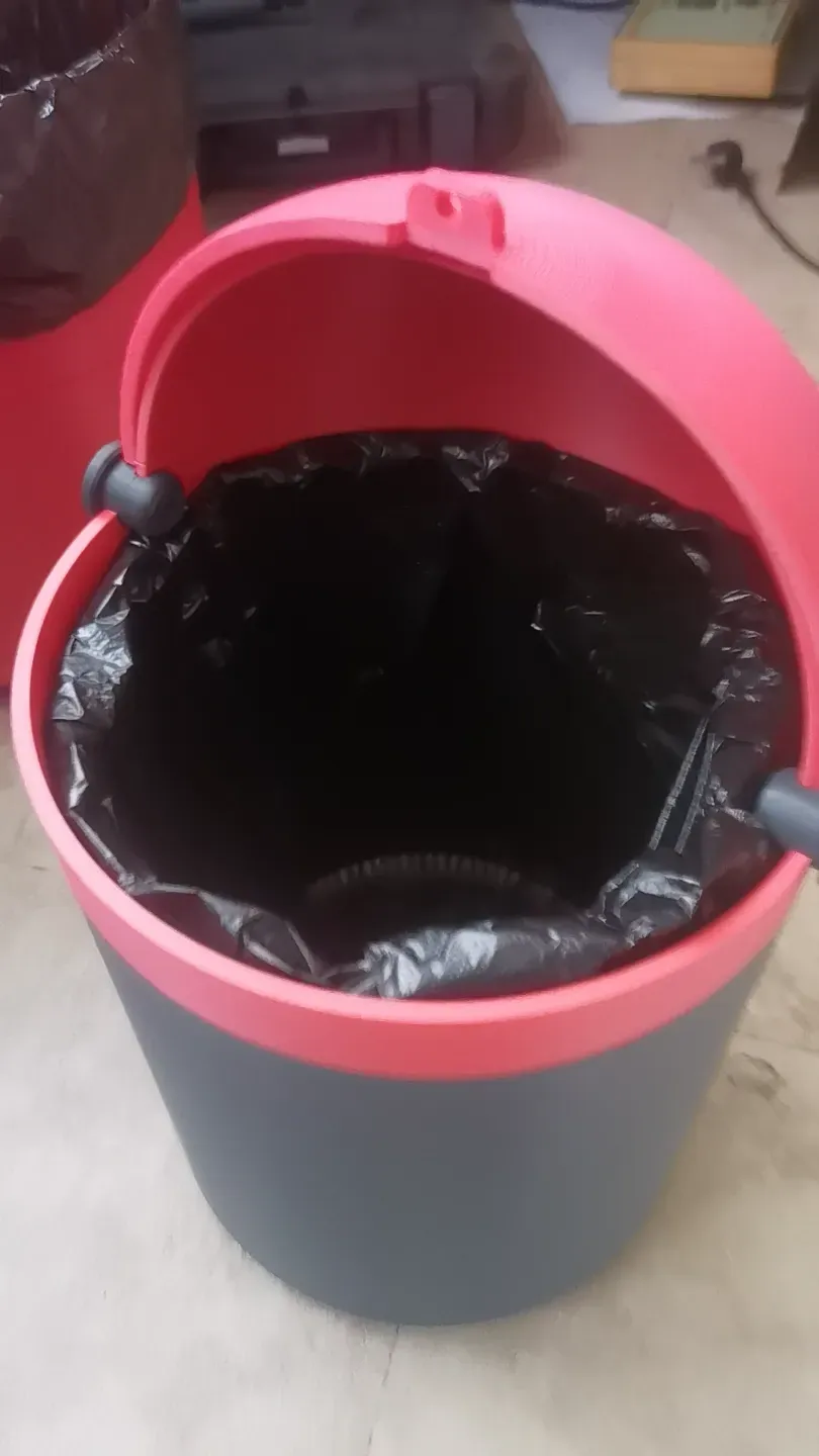 Internet Celebrity Trash Can by user_1038729124 - MakerWorld
