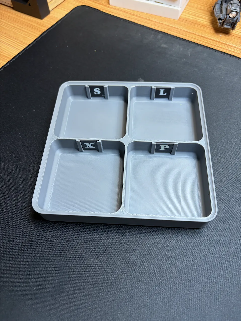 Sorting Tray With Removable Labels - Free 3D Print Model - MakerWorld