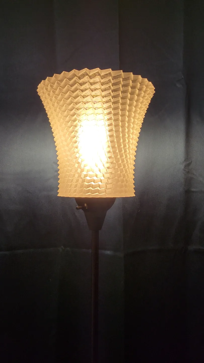Parametric Lamp Shade -Vase Mode by e3simon920 - MakerWorld