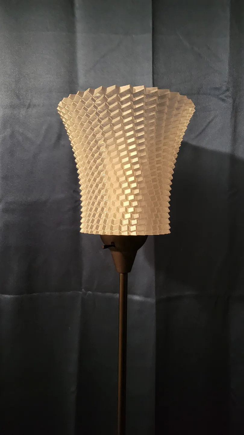 Parametric Lamp Shade -Vase Mode by e3simon920 - MakerWorld