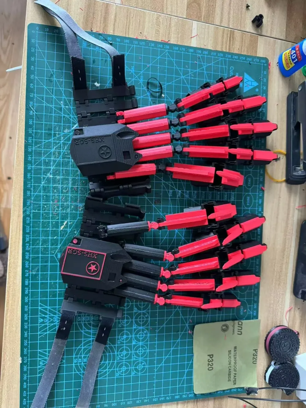 Mechanical exoskeleton hand armor (easy installation, no hardware ...