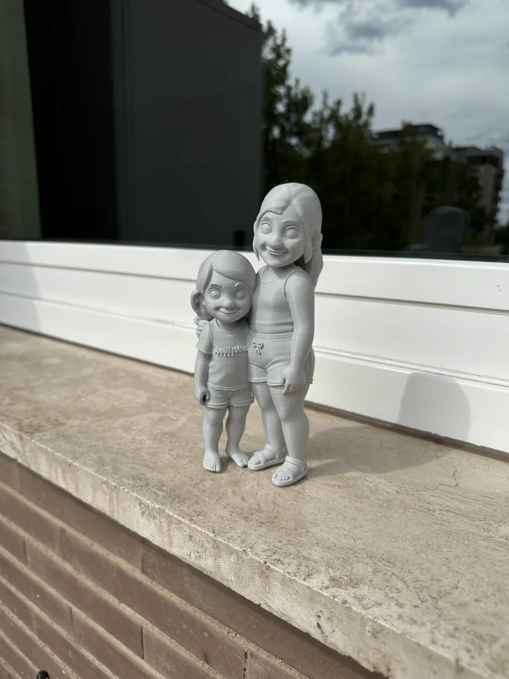 Little sisters embraced by Print_Roma_3D MakerWorld: Download Free 3D ...