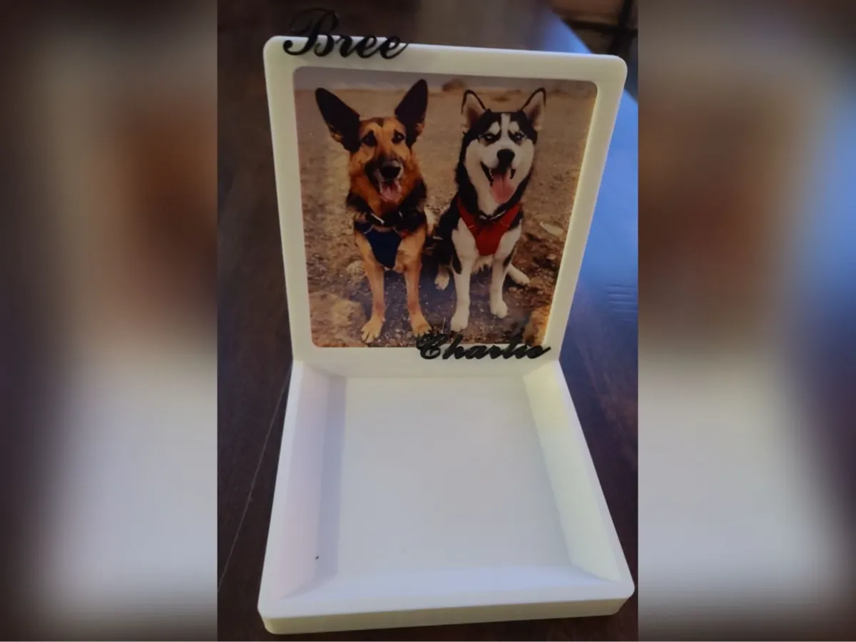 Key/Money Tray with Picture Frame - Free 3D Print Model - MakerWorld
