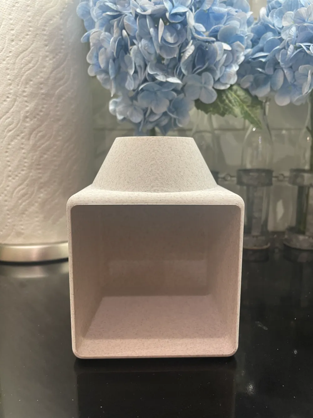 Sleek Disposable Cup and Lid Holder - Free 3D Print Model - MakerWorld