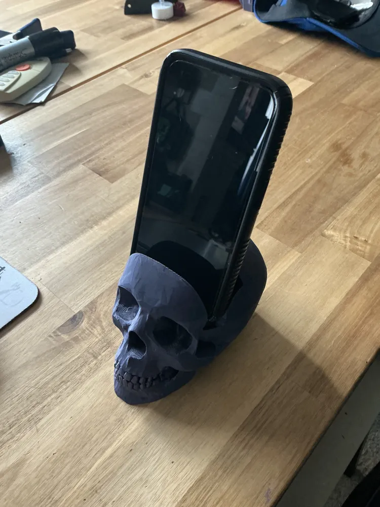 SKULL PHONE STAND by D-Train 3d MakerWorld: Download Free 3D Models