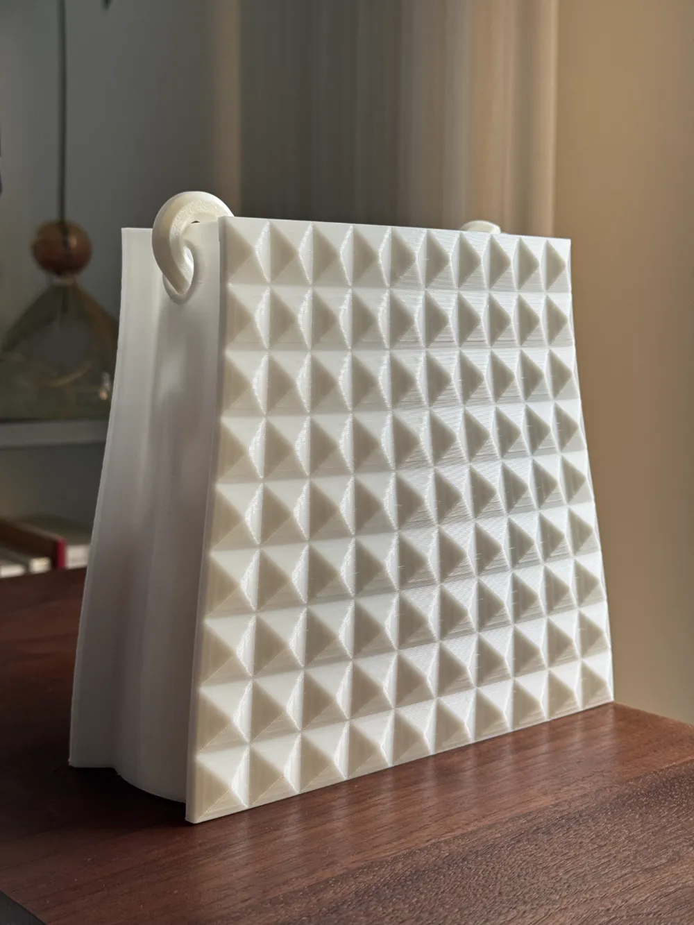 Pyramid Handbag by NoBeer MakerWorld: Download Free 3D Models