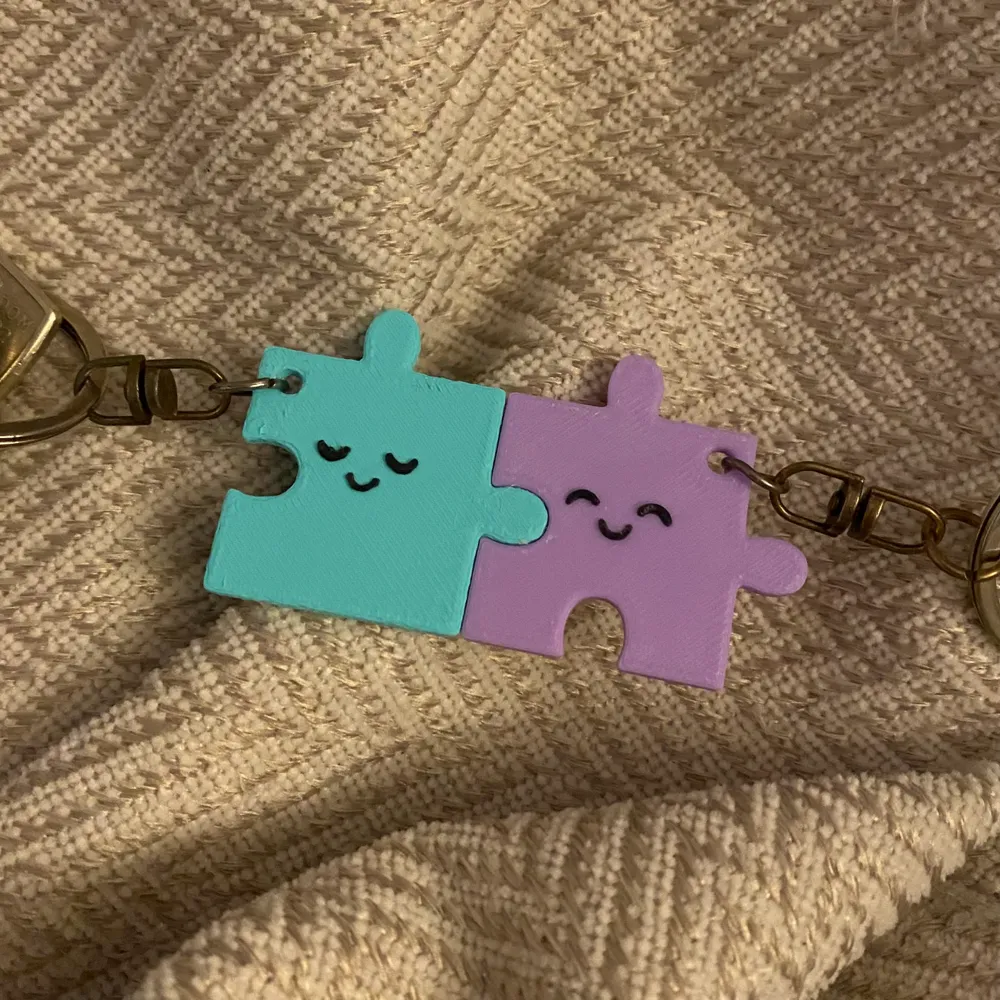 Couple's Puzzle Keychain Pieces by Candil Deco 3D MakerWorld: Download ...