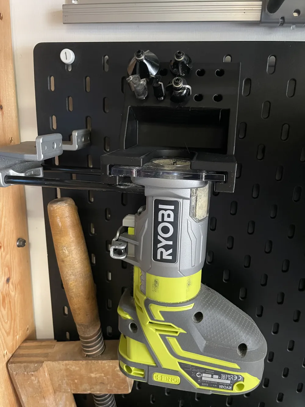 Router holder with bits holder for IKEA Skadis by BambaPappa MakerWorld ...