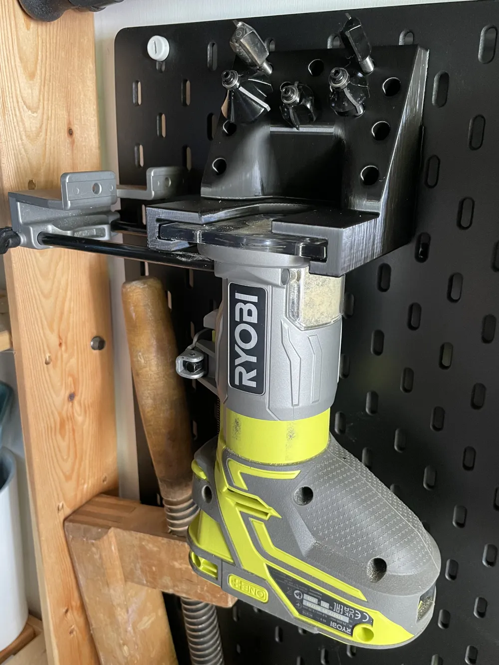 Router holder with bits holder for IKEA Skadis by BambaPappa MakerWorld ...