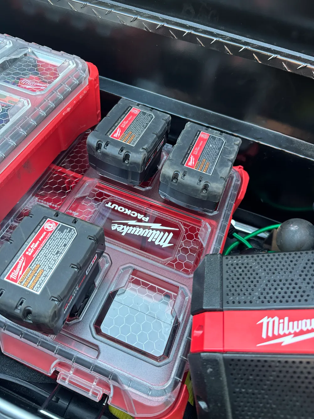 Milwaukee M18 battery pack out holder by jakereardon - MakerWorld