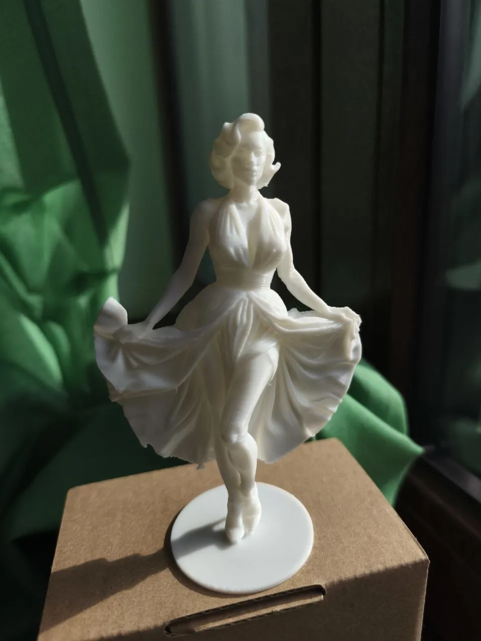 Marilyn Monroe - Free 3D Print Model - MakerWorld