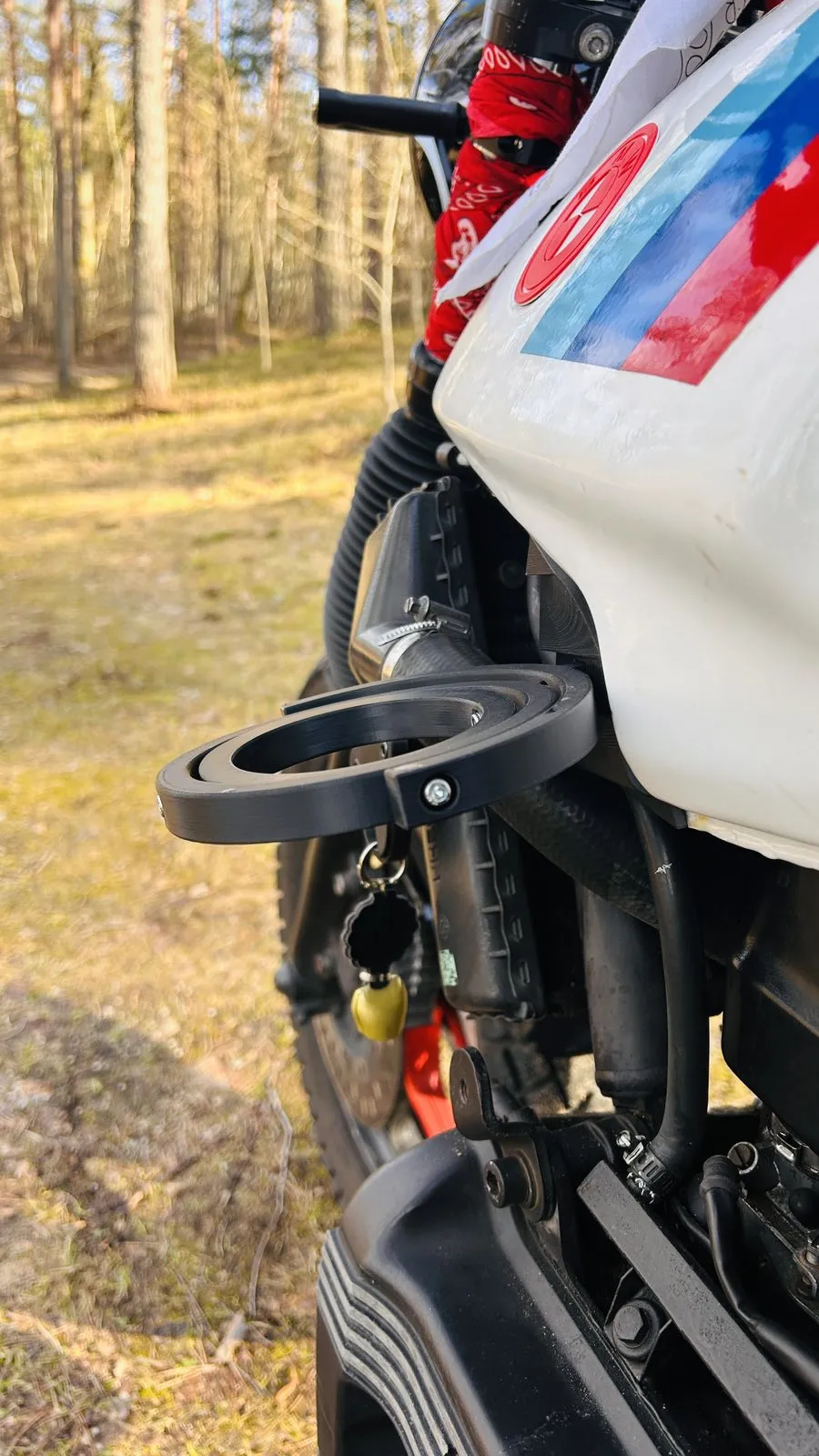 Self stabilizing coffee holder for your motorcycle - Free 3D Print ...
