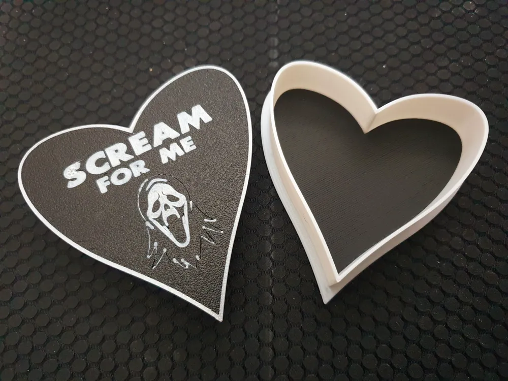 Scream Themed heart shaped gift box by Ellcato3DMakerWorld: Download ...
