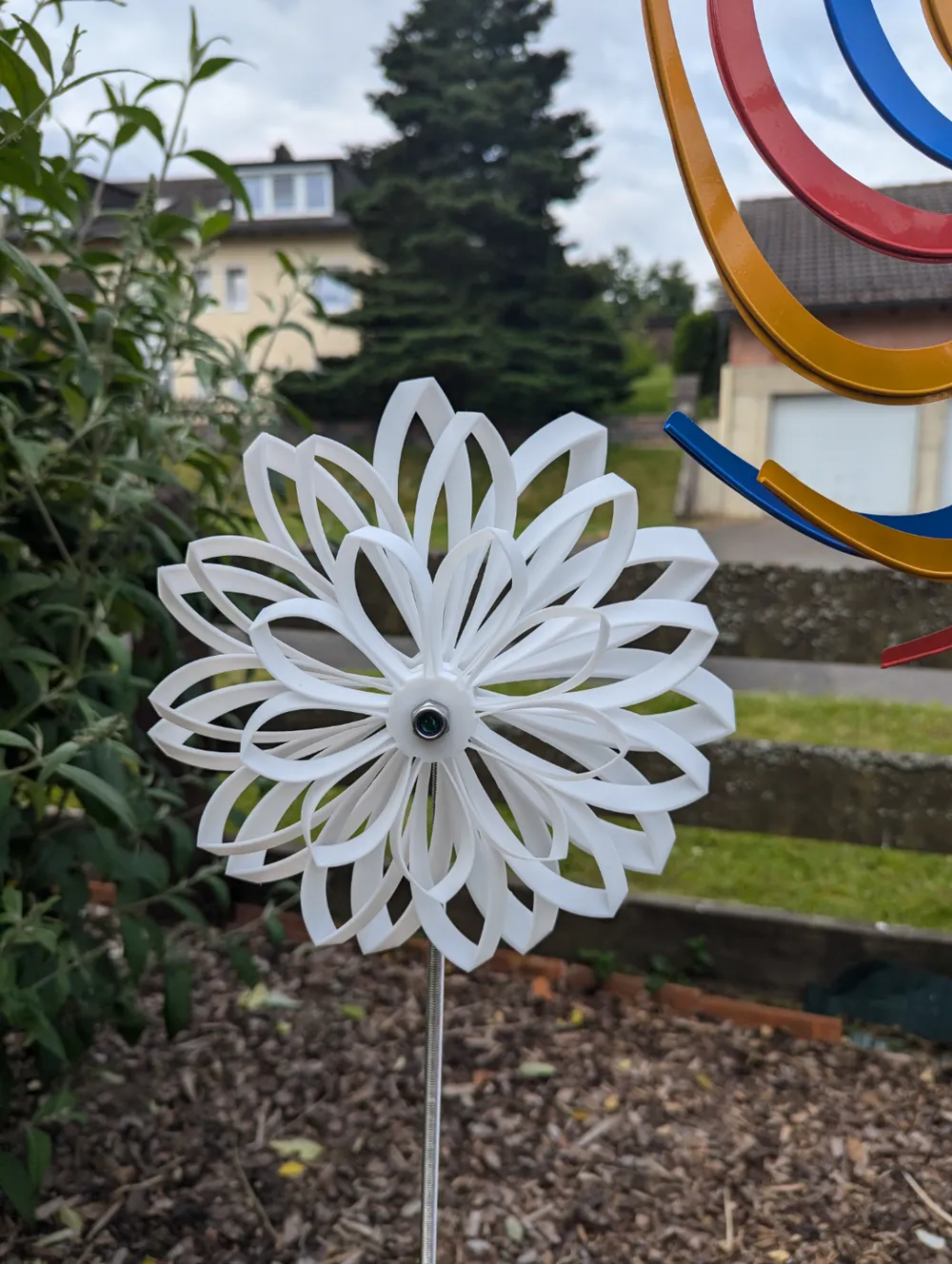 Flower Like Windmill by Gollwi MakerWorld: Download Free 3D Models
