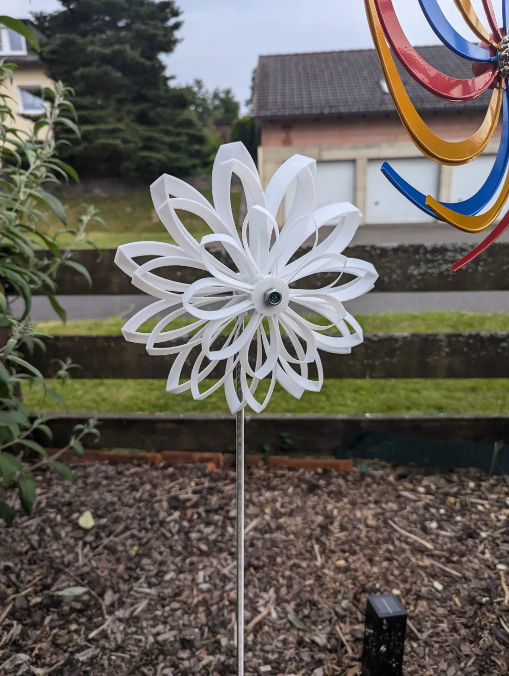 Flower Like Windmill by Gollwi MakerWorld: Download Free 3D Models