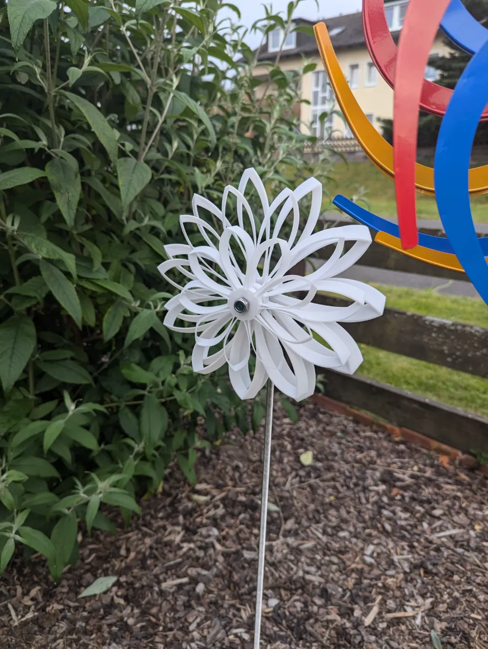 Flower Like Windmill by Gollwi MakerWorld: Download Free 3D Models