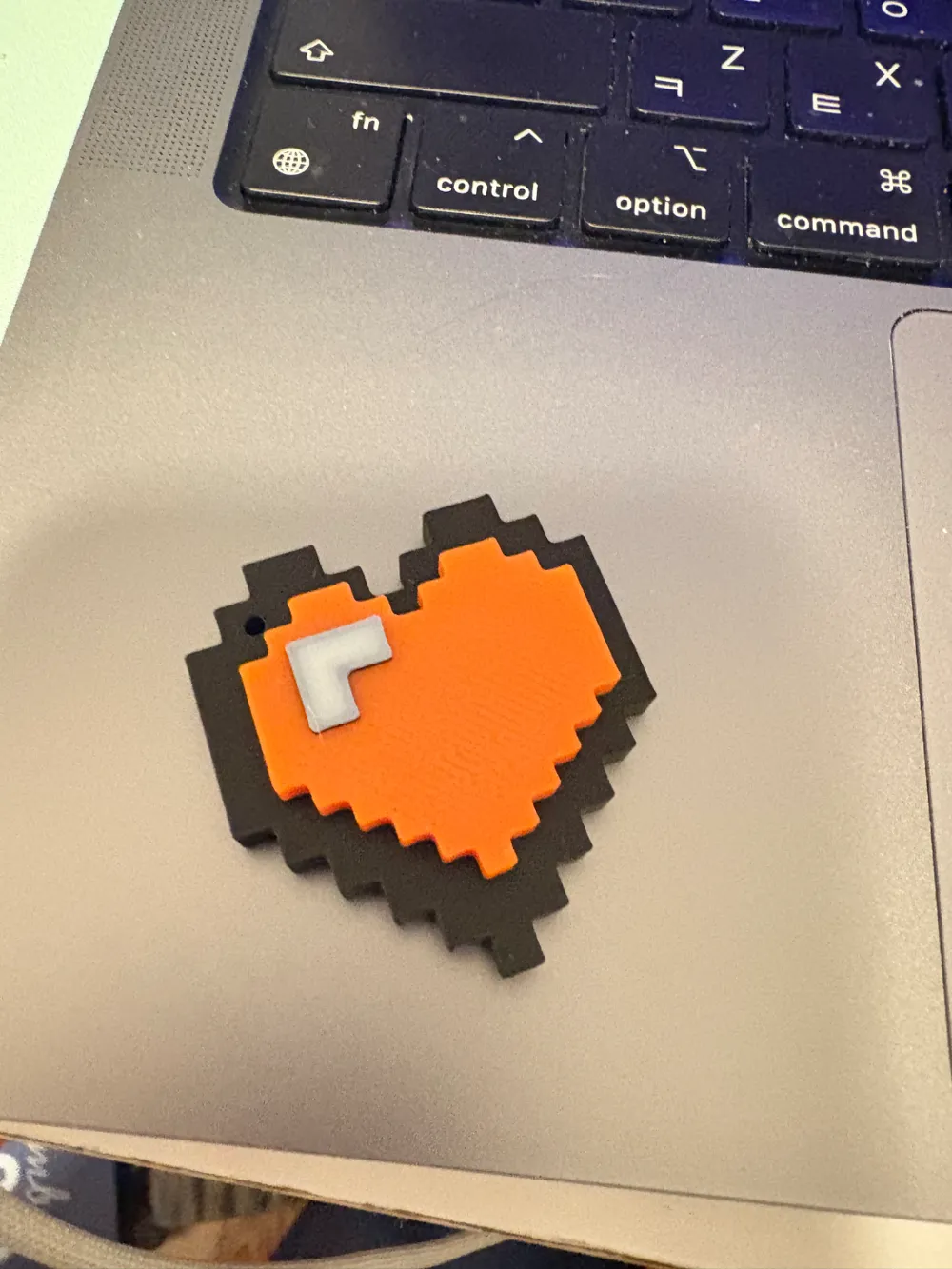 Coração pixelado grosso por Petey's Dreamforge MakerWorld: Baixe ...