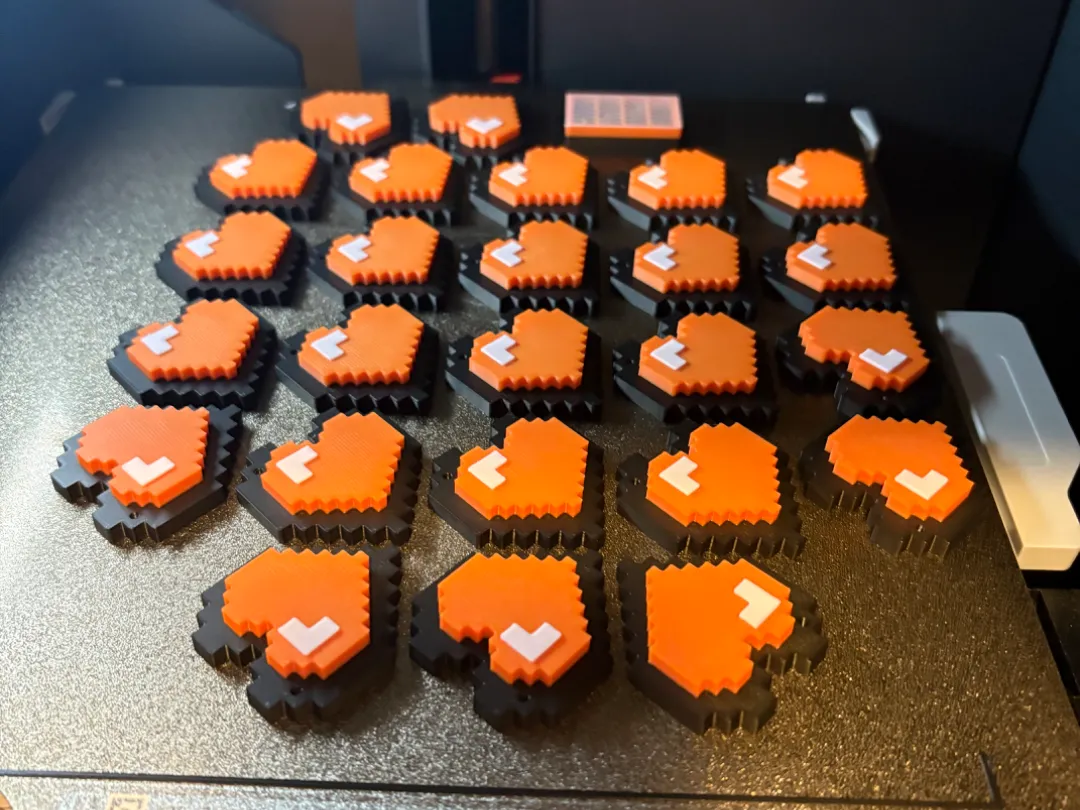 Coração pixelado grosso por Petey's Dreamforge MakerWorld: Baixe ...