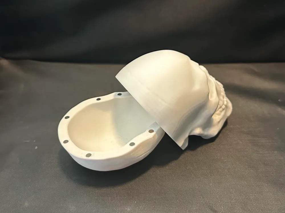 100mm Split Skull Magnetic Container Hidden Stash by BATTCAVE - MakerWorld