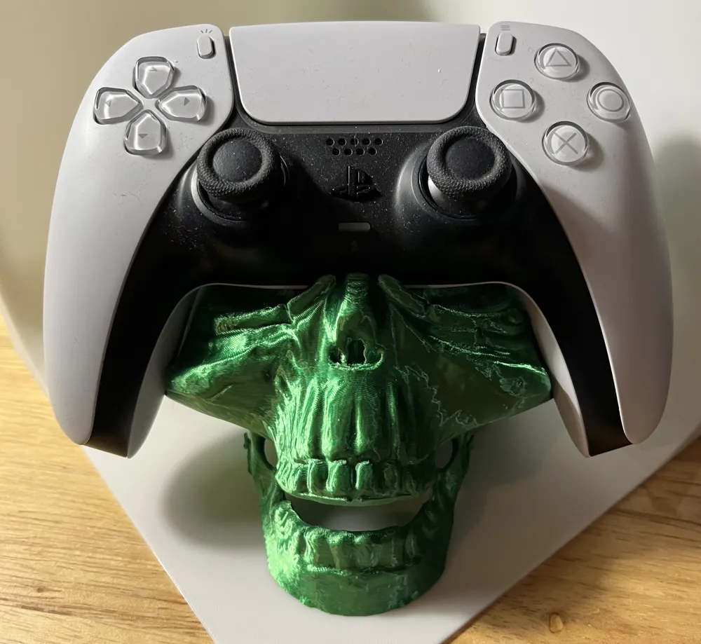 Alien Skull PS5 controller holder/stand - Free 3D Print Model - MakerWorld
