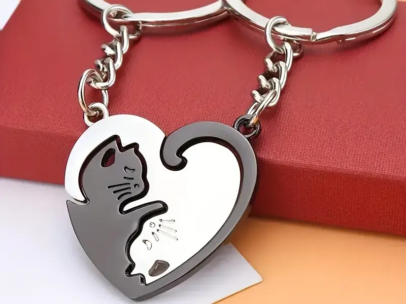 Intertwined Kittens Forming a Heart: Unlock the Romantic Code for ...