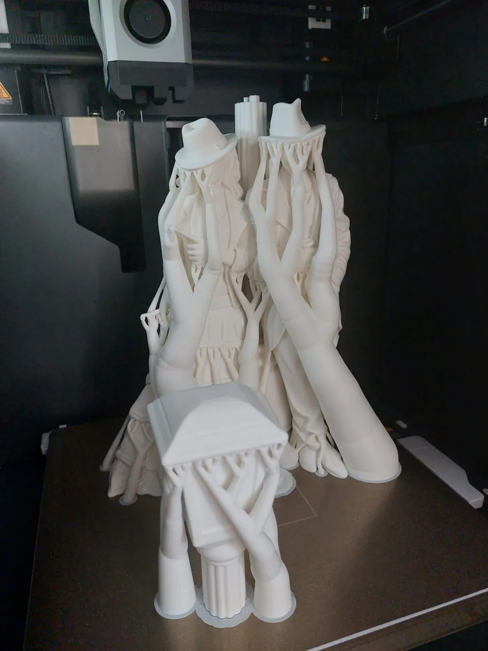 María Pimenta y Zé Pilantra - Modelo de impresión 3D gratuito - MakerWorld