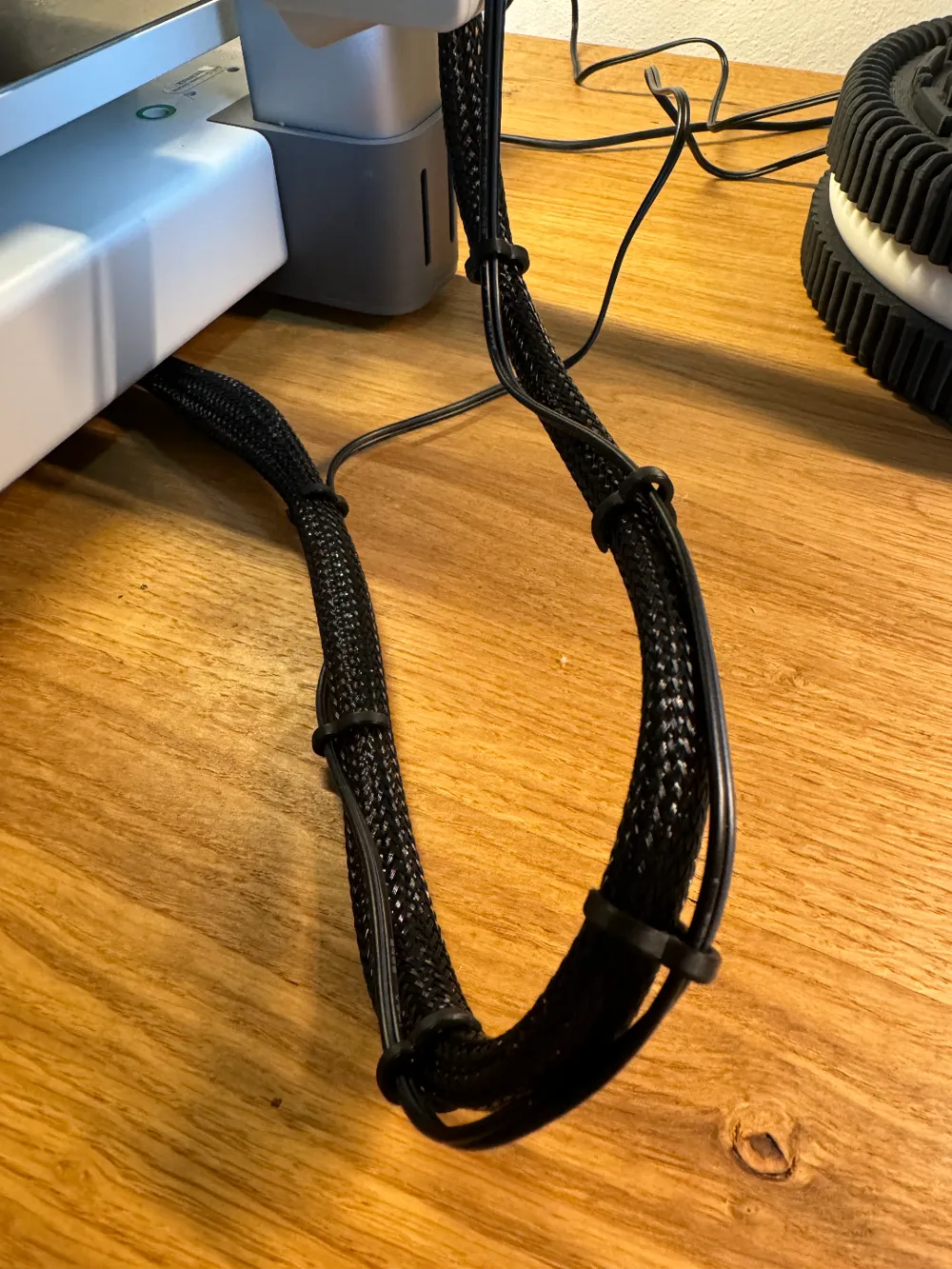 Bambulab A1 cable clip by Robbicon - MakerWorld