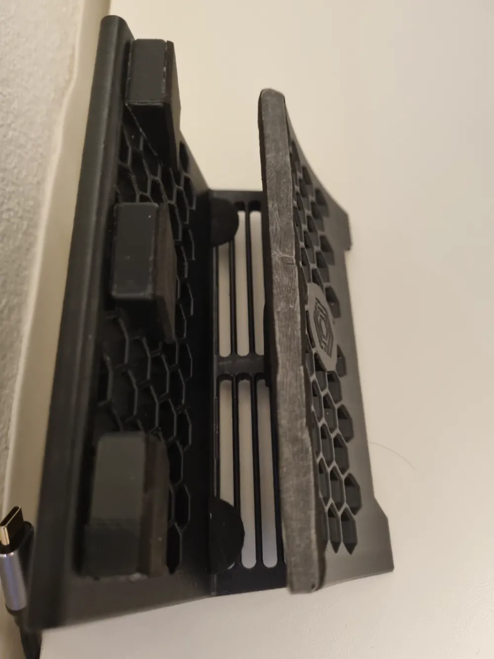 Laptop stand spacer by Omabel - MakerWorld
