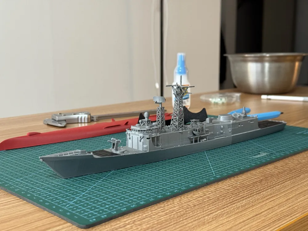 USS Perry-class Guided Missile Frigate 1/350 Scale by Bavaria_3D Tanks ...