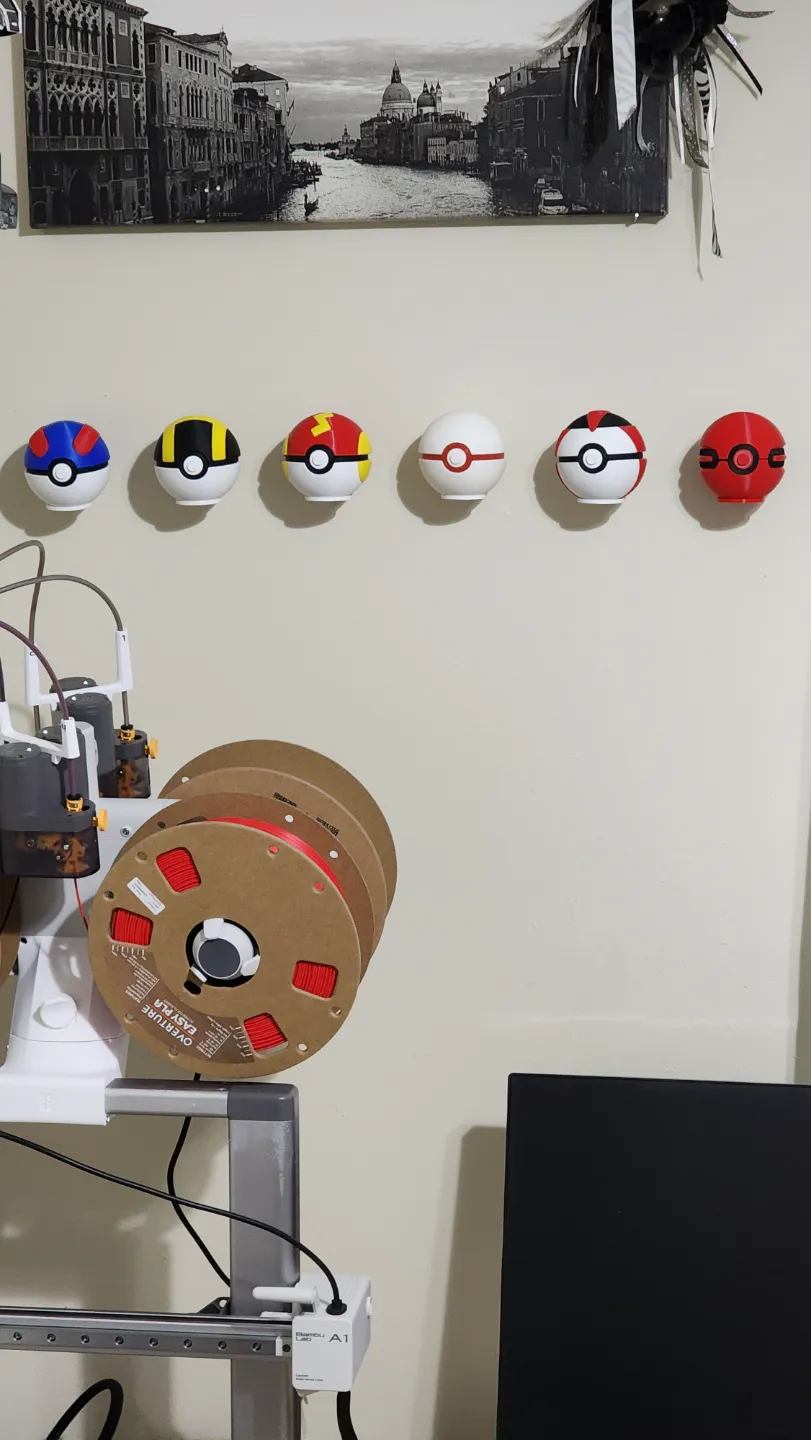 Pokeball Holder by Arrykk - MakerWorld