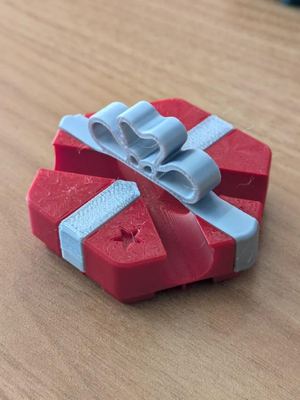 Hextraction Present Tile by cadeluca - MakerWorld