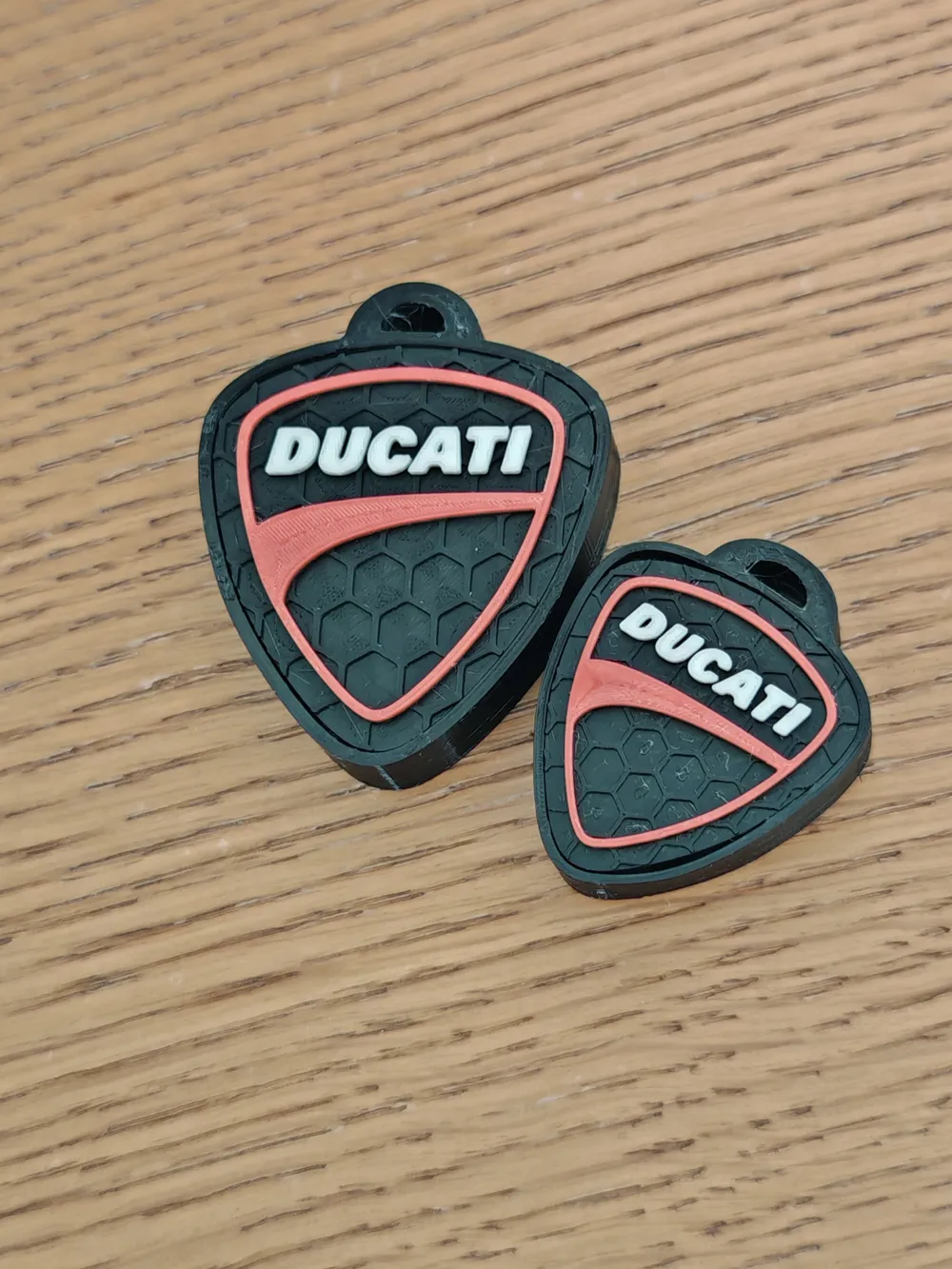 KeyChain Ducati - Tracker by Drewer MakerWorld: Download Free 3D Models