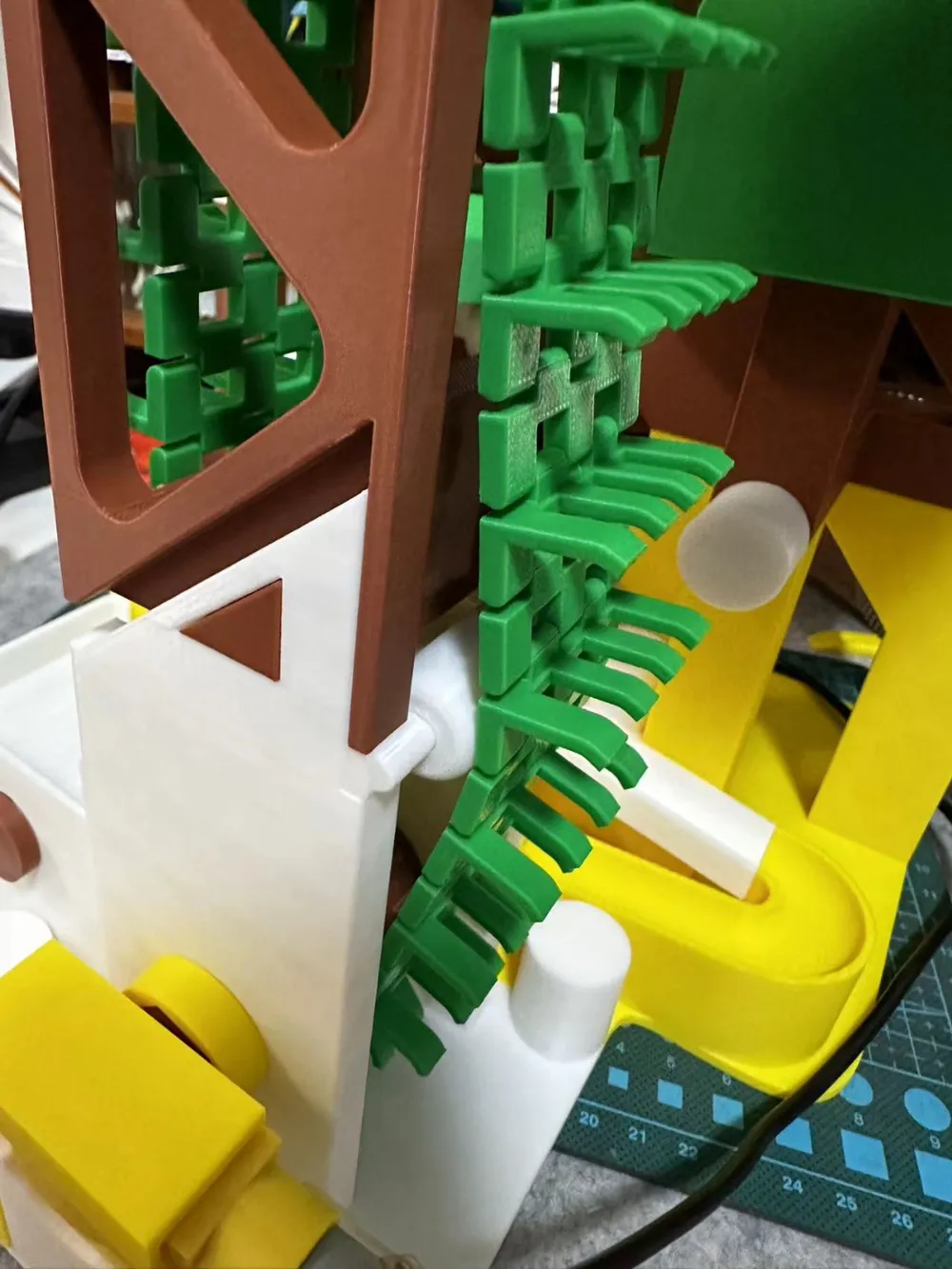Marble run 003 chain tensioning wheel - Free 3D Print Model - MakerWorld