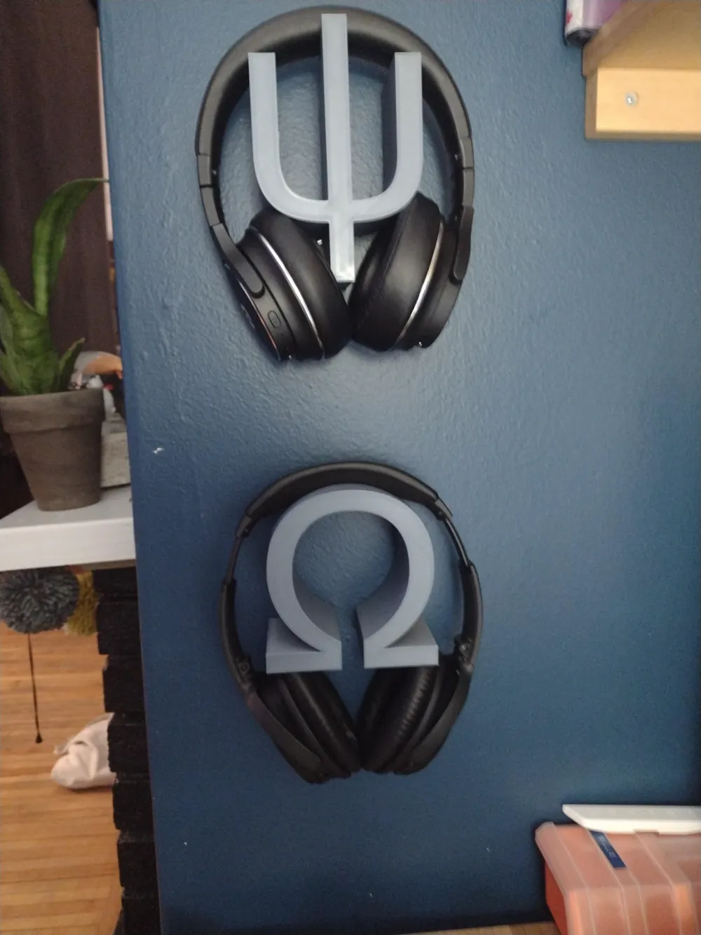 Greek letters wall mounted headphones holders by clouno - MakerWorld