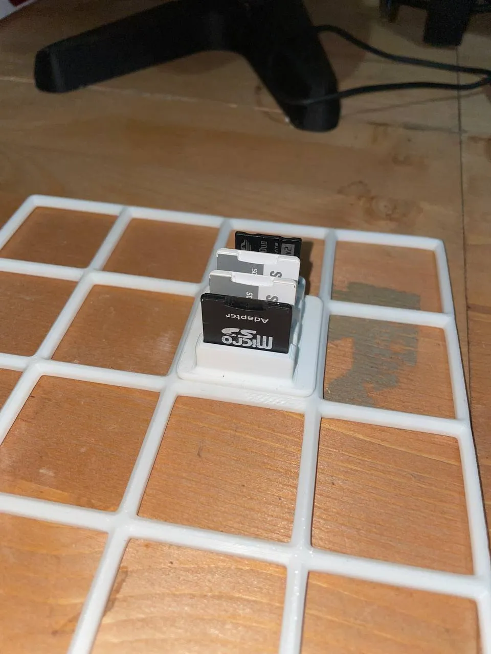 Gridfinity Ultra Small SD Card Stand by aleiccs17 - MakerWorld