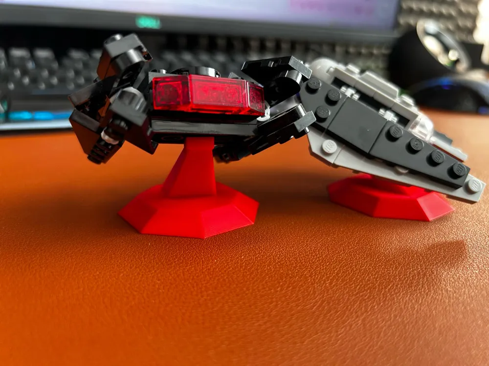 Stand for Brick Star Wars fighters. by PokeGeorg - MakerWorld