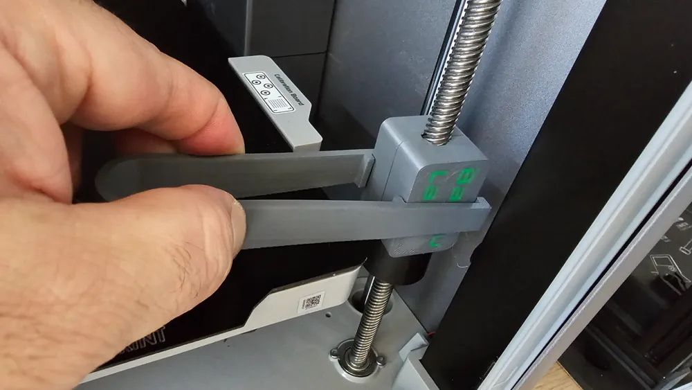 Rod Cleaner Z-Axis w Logo by The Big Greek - MakerWorld