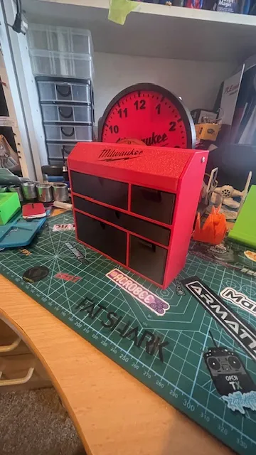 MILWAUKEE DESK TOLLBOX by smiffy's tool solutions MakerWorld: Download ...