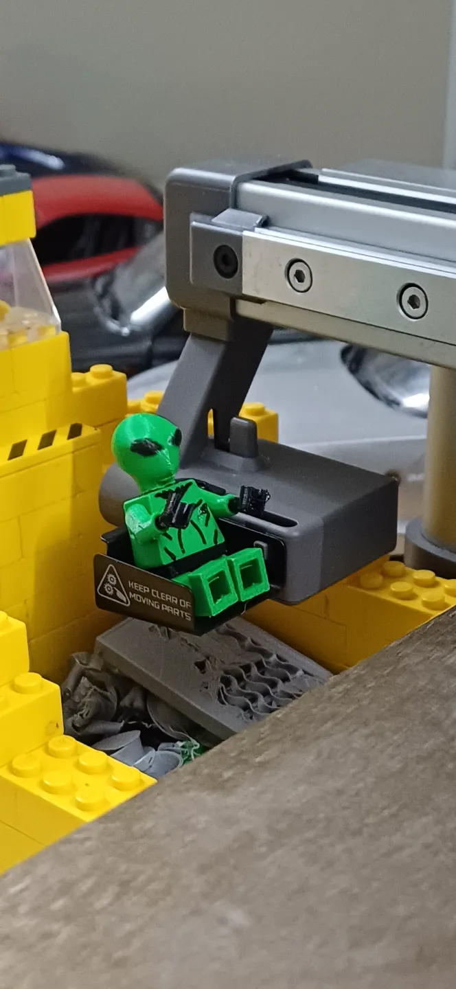 Brick Alien Minifigure (1/1 scale) by Typool - MakerWorld