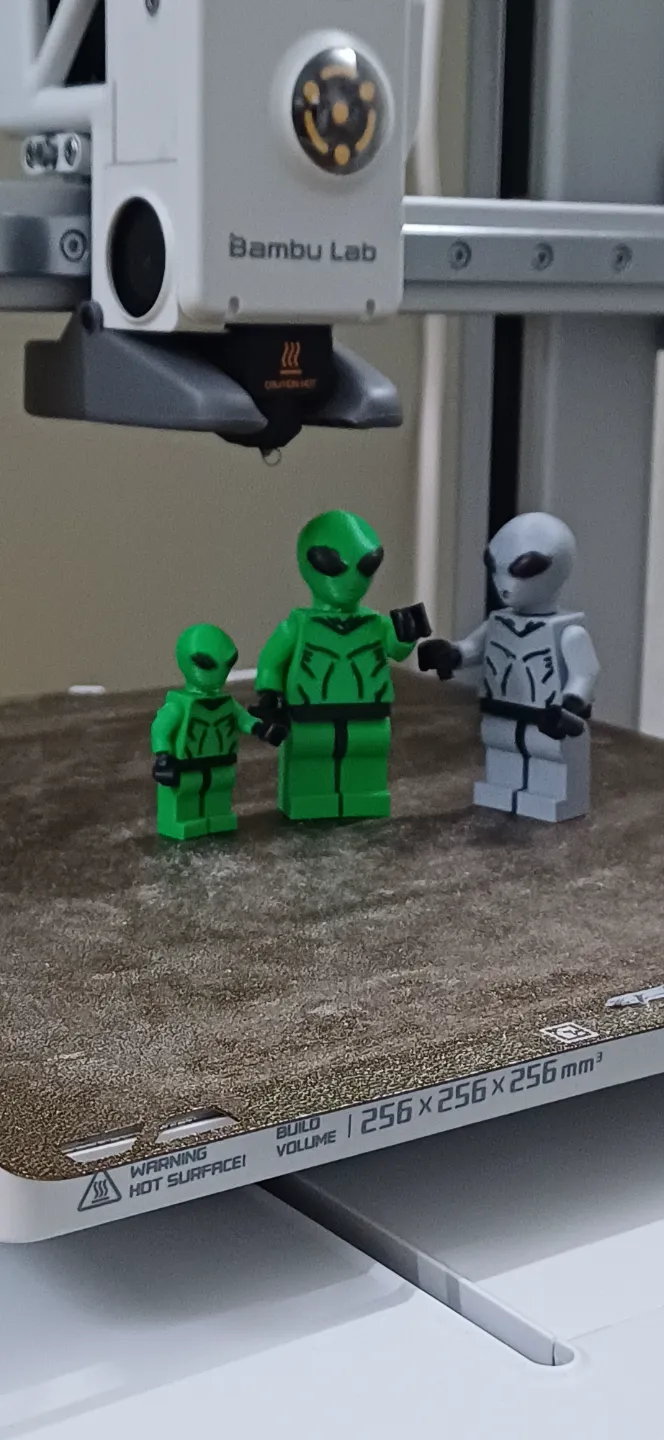 Brick Alien Minifigure (1/1 scale) by Typool - MakerWorld